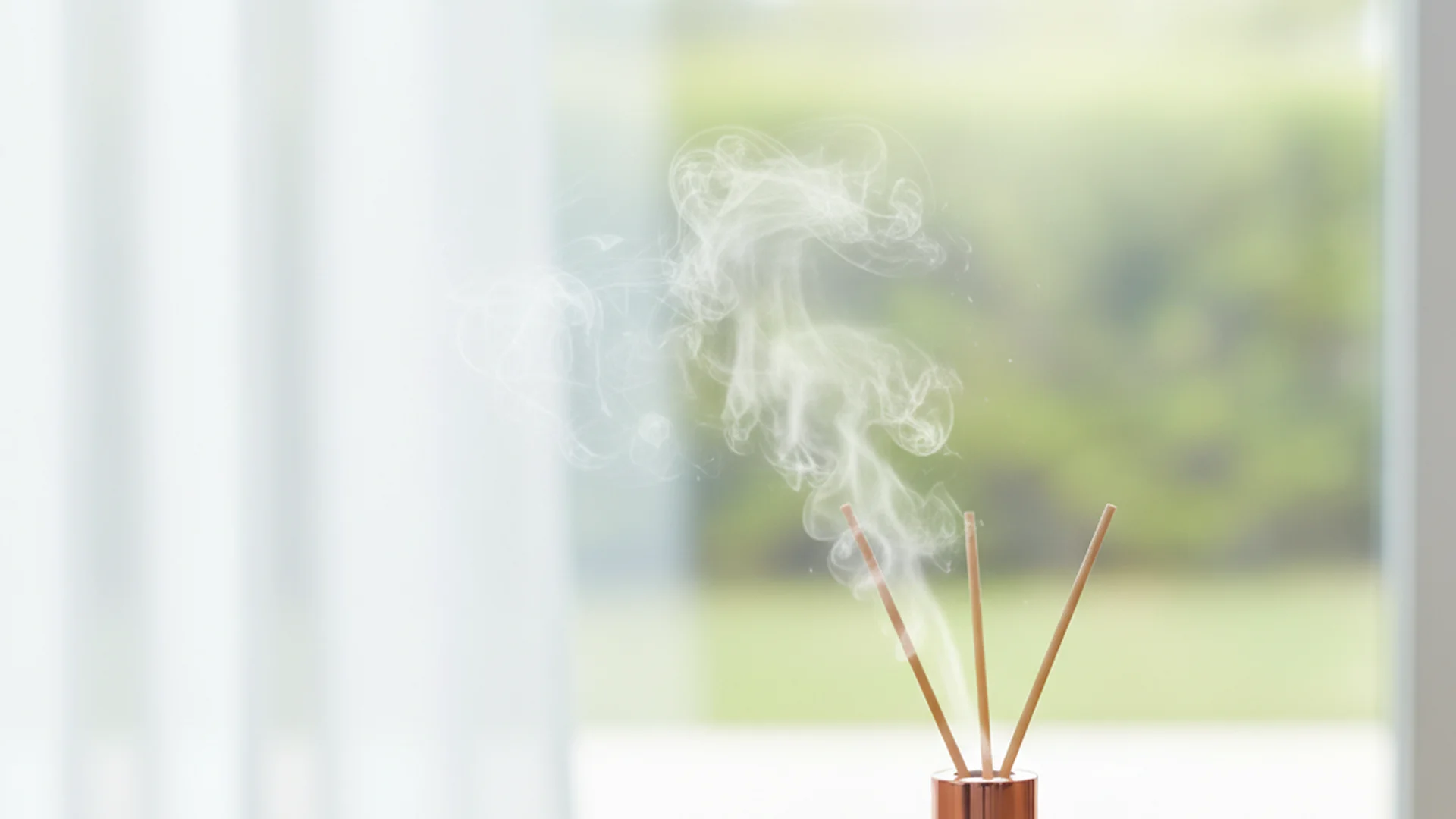 How to Remove Smoke Smell: The Complete 2025 Remediation Guide | Tidied ...